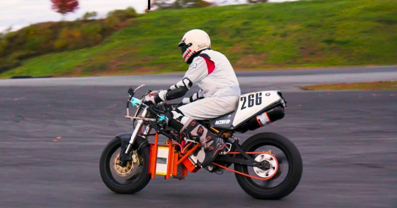 MIT builds an open-source hydrogen electric motorcycle that runs on ... MIT builds an open-source hydrogen electric motorcycle that runs on ...