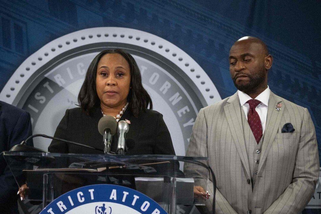 Georgia DAs Sue to Block âRogueâ Prosecutor Law That Democrats Fear Can ... Georgia DAs Sue to Block âRogueâ Prosecutor Law That Democrats Fear Can ...