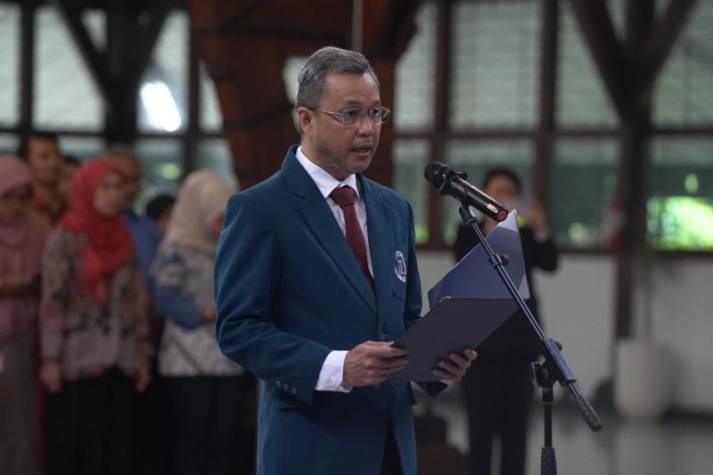 Rektor ITB Lantik Prof. Lavi Rizki Zuhal Sebagai Wakil Rektor Bidang ... Rektor ITB Lantik Prof. Lavi Rizki Zuhal Sebagai Wakil Rektor Bidang ...
