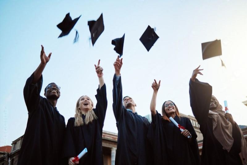 Navigating Higher Education on LinkedIn: Navigating Higher Education Navigating Higher Education on LinkedIn: Navigating Higher Education