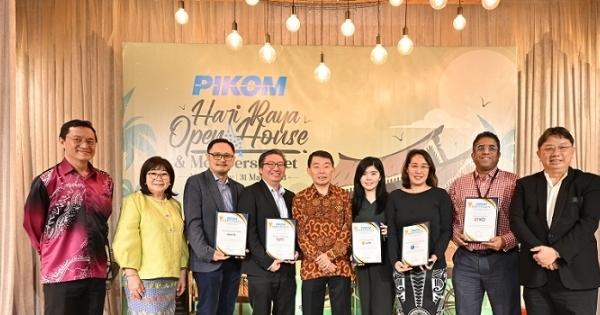 PIKOM launches industry internship program to bridge skills gap | Dato ... PIKOM launches industry internship program to bridge skills gap | Dato ...