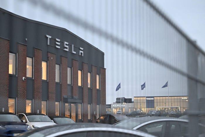 Andrew B. on LinkedIn: Tesla's problems in Sweden are getting worse as ... Andrew B. on LinkedIn: Tesla's problems in Sweden are getting worse as ...