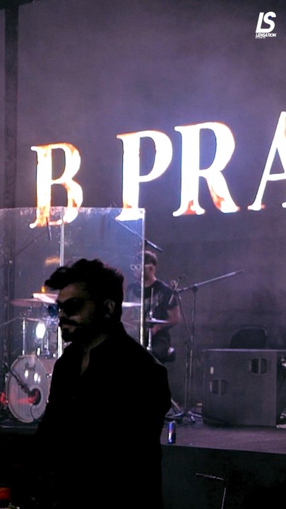 Sumit Tiwari on LinkedIn: #livemusic #bpraak #music #photography Sumit Tiwari on LinkedIn: #livemusic #bpraak #music #photography