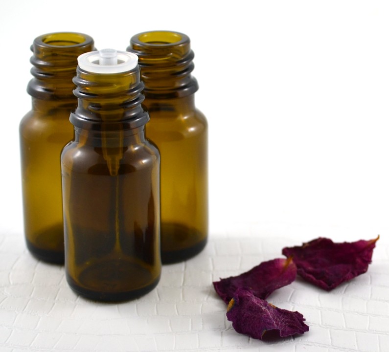 Essential Oils Versus Fragrance Oils There is a Difference Essential Oils Versus Fragrance Oils There is a Difference