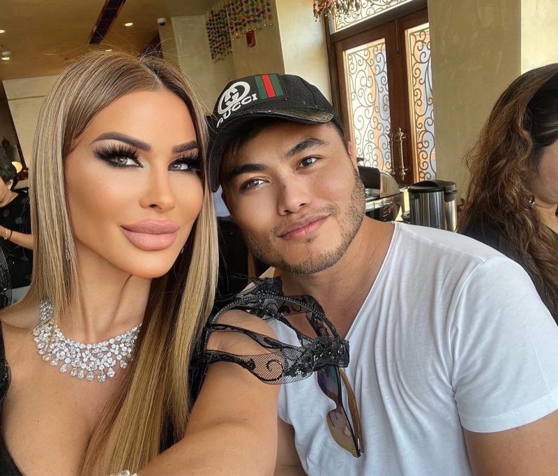 Lara Tabet on LinkedIn: Behind the scenes at an awesome photoshoot by ... Lara Tabet on LinkedIn: Behind the scenes at an awesome photoshoot by ...
