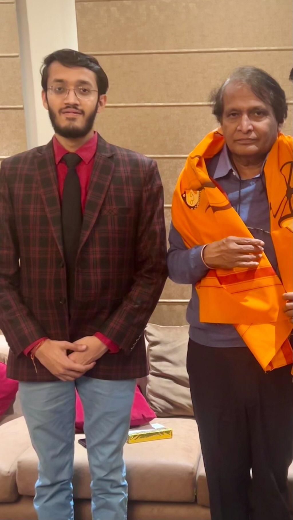 Daksh Jain on LinkedIn: #sureshprabhu #politician #memberofparliament # ... Daksh Jain on LinkedIn: #sureshprabhu #politician #memberofparliament # ...