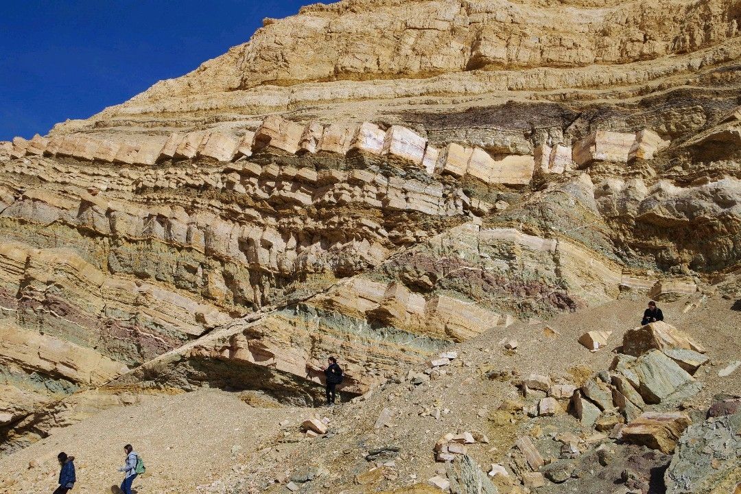 Ahmed J. R. Al-Heety on LinkedIn: Amazing Geological structure. What is ... Ahmed J. R. Al-Heety on LinkedIn: Amazing Geological structure. What is ...