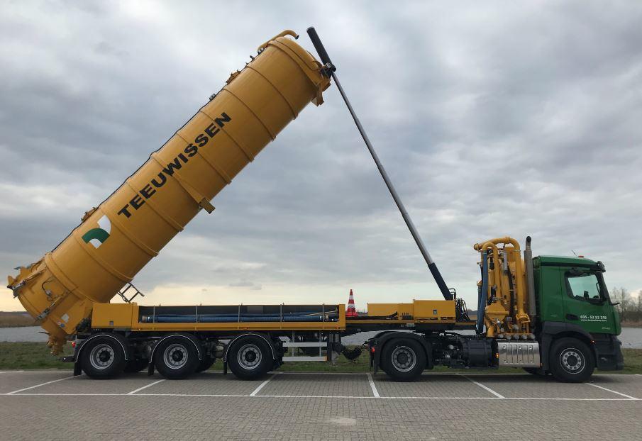 Gerrit Van Vlastuin on LinkedIn: First tipping tank together with ... Gerrit Van Vlastuin on LinkedIn: First tipping tank together with ...