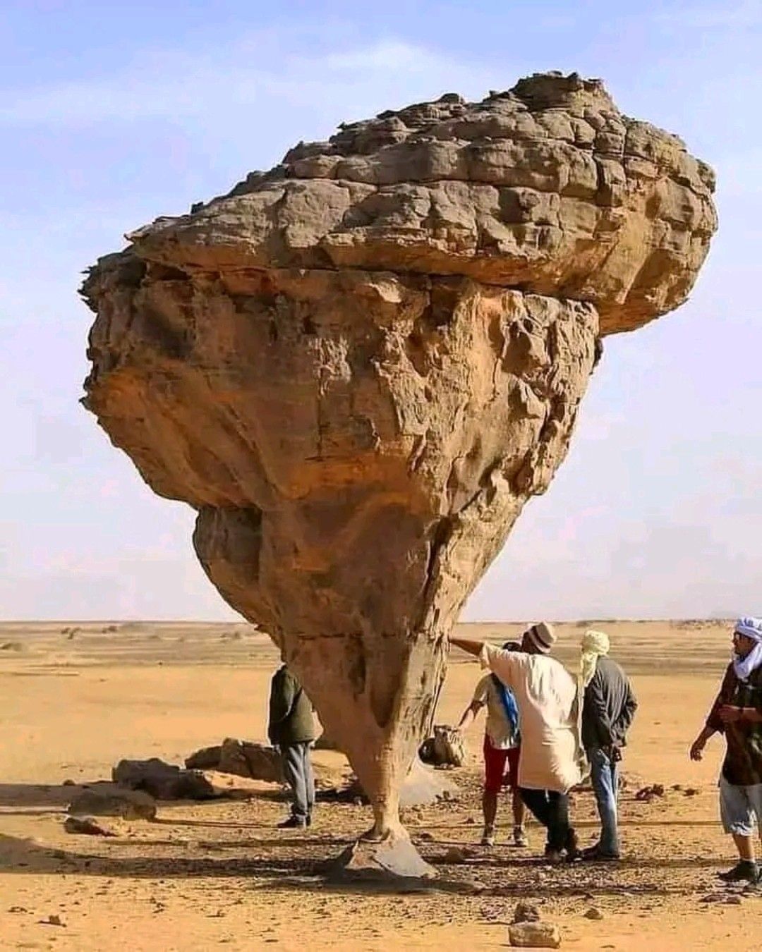 Civil Engineering Discoveries auf LinkedIn: Mushroom rock, desert of ... Civil Engineering Discoveries auf LinkedIn: Mushroom rock, desert of ...