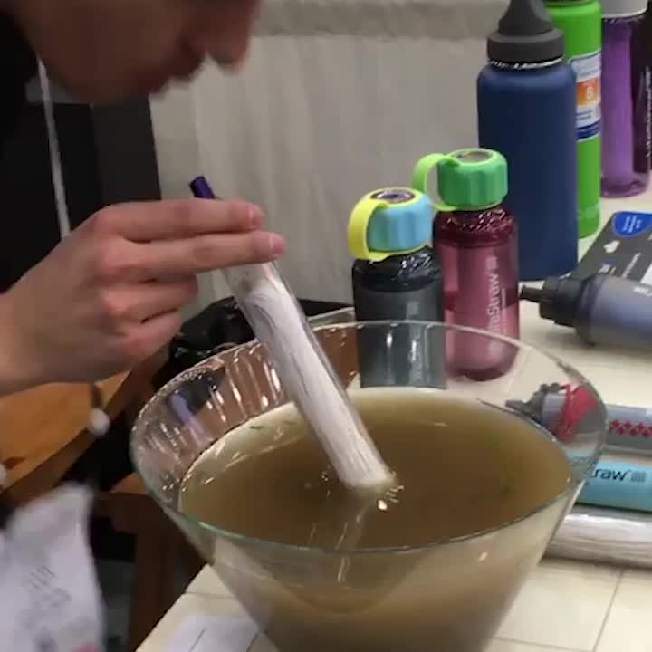 Jon Steinberg LinkedIn‘de: This straw purifies contaminated water. (Via ... Jon Steinberg LinkedIn‘de: This straw purifies contaminated water. (Via ...