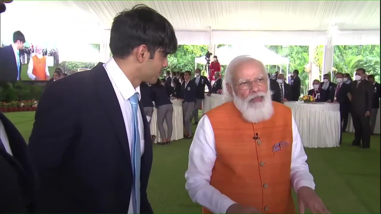 How PM Modi laughed with, consoled and patted India's Olympic champions ... How PM Modi laughed with, consoled and patted India's Olympic champions ...
