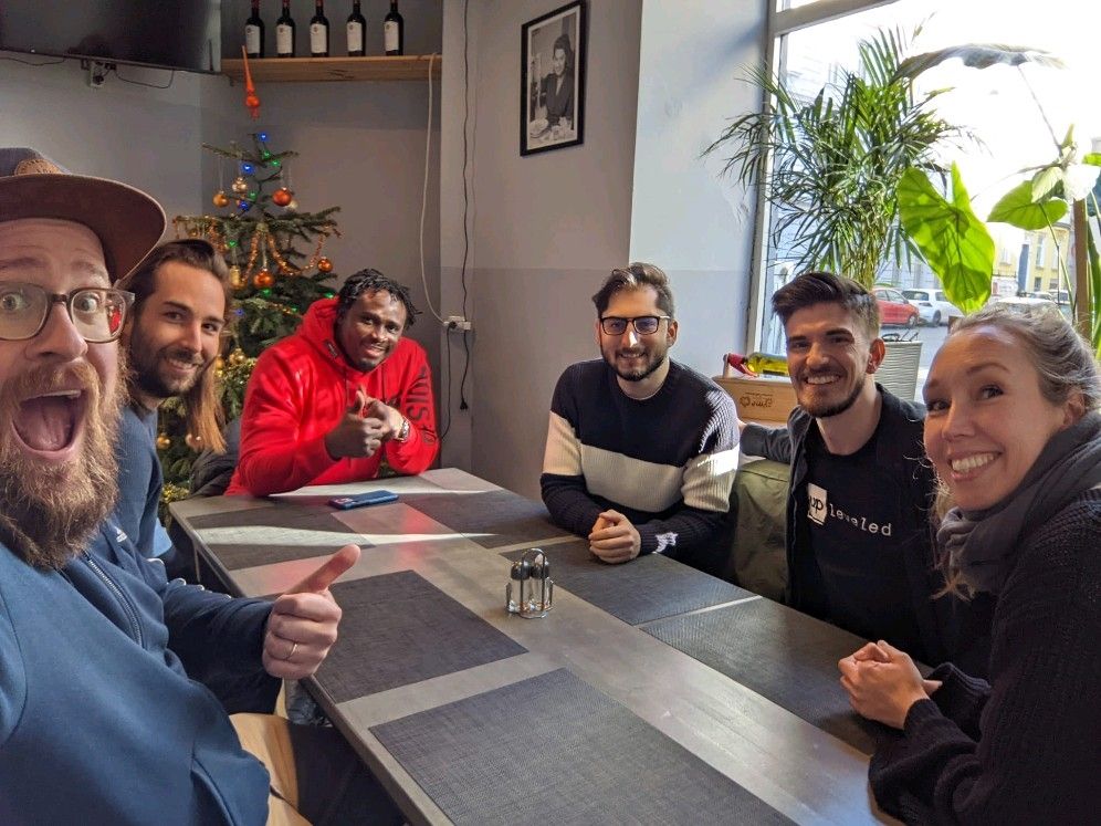 Matthias Enzi on LinkedIn: #viennacodingbootcamp #team #lunch | 10 comments Matthias Enzi on LinkedIn: #viennacodingbootcamp #team #lunch | 10 comments