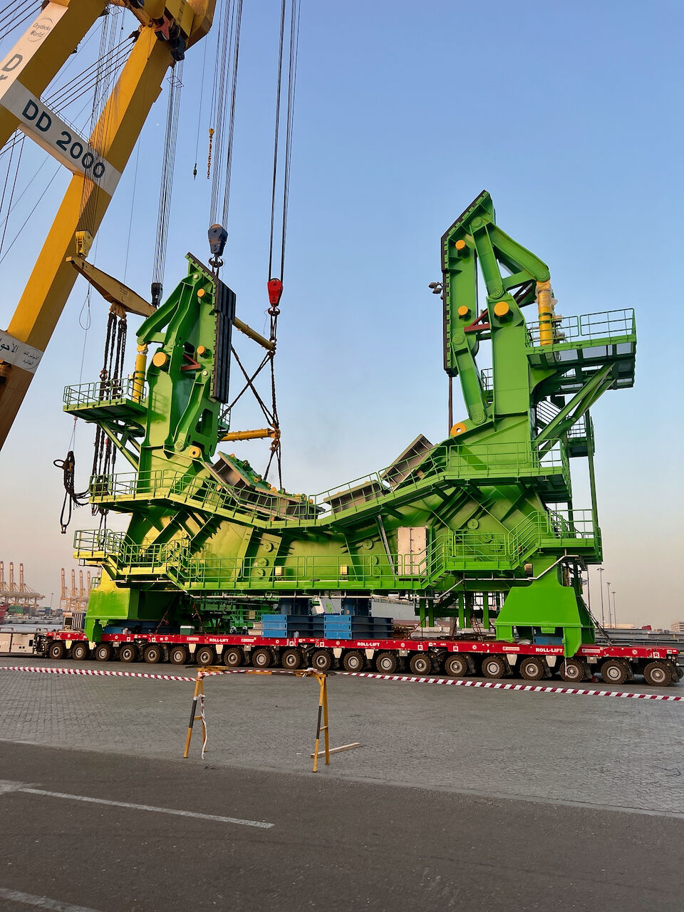 AZAZ ATTAR on LinkedIn: Drydocks World Dubai Sheerleg Crane DD2000 Service AZAZ ATTAR on LinkedIn: Drydocks World Dubai Sheerleg Crane DD2000 Service