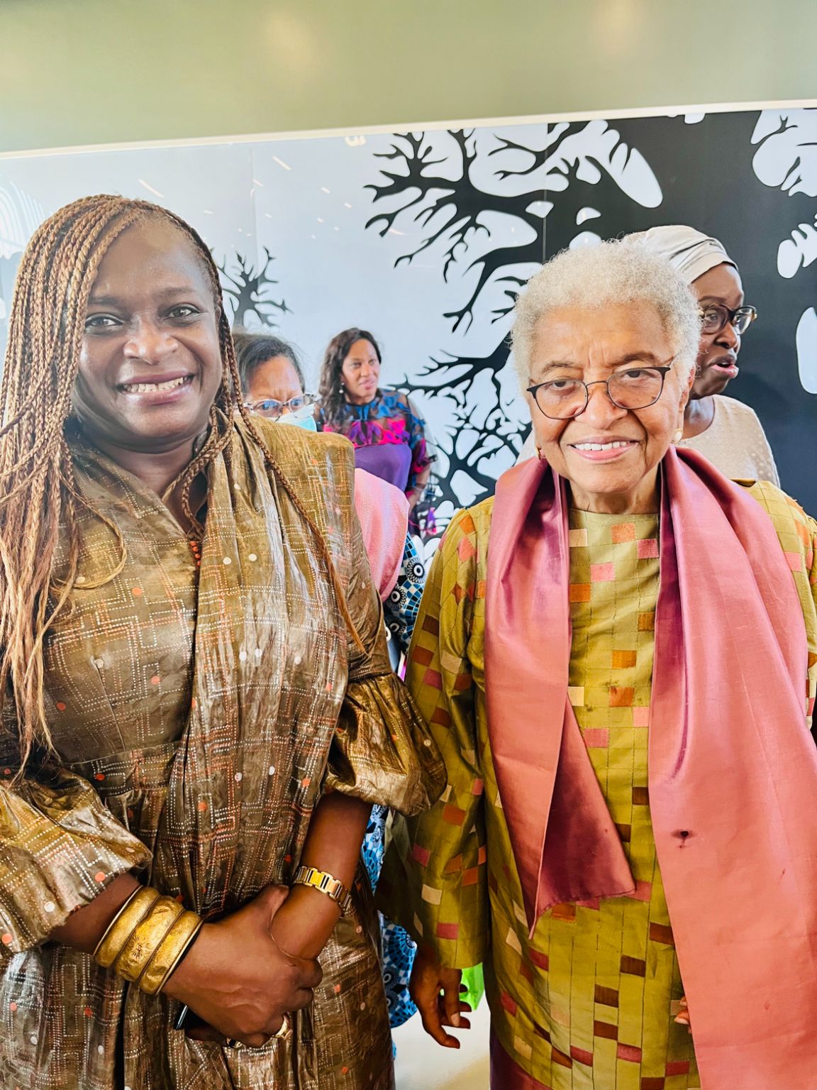 Dr. Mariam Tendou KAMARA on LinkedIn: #ellensirleaf Dr. Mariam Tendou KAMARA on LinkedIn: #ellensirleaf