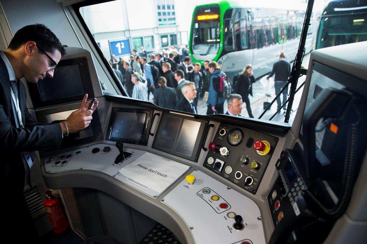 Siemens wins £1.5 billion contract to build new London Tube trains ... Siemens wins £1.5 billion contract to build new London Tube trains ...