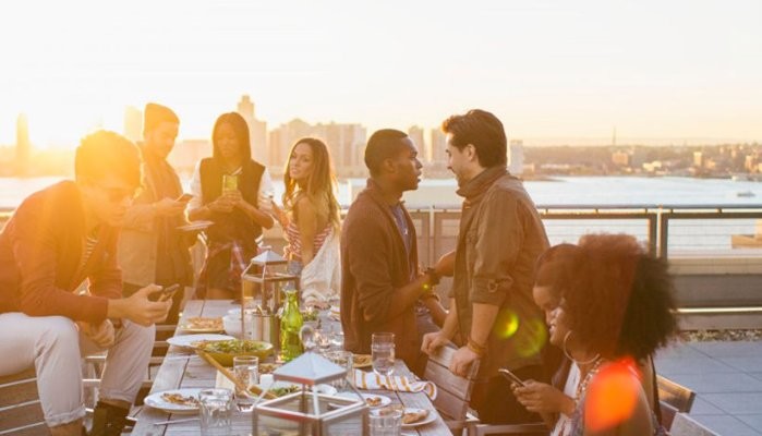 8 Ways to Make Meaningful Small Talk 8 Ways to Make Meaningful Small Talk