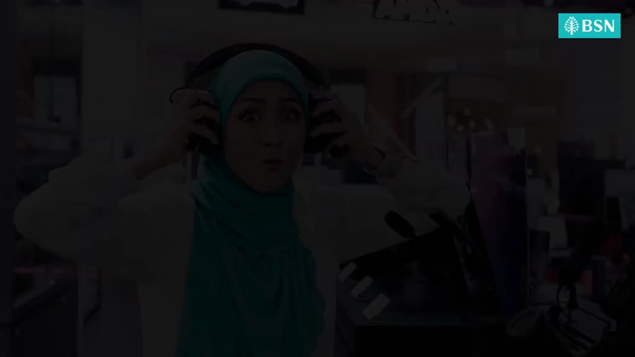 Psss…. Ada apa dengan Pramugari, aksesori serta ‘bling-bling’? BSN ada ... Psss…. Ada apa dengan Pramugari, aksesori serta ‘bling-bling’? BSN ada ...
