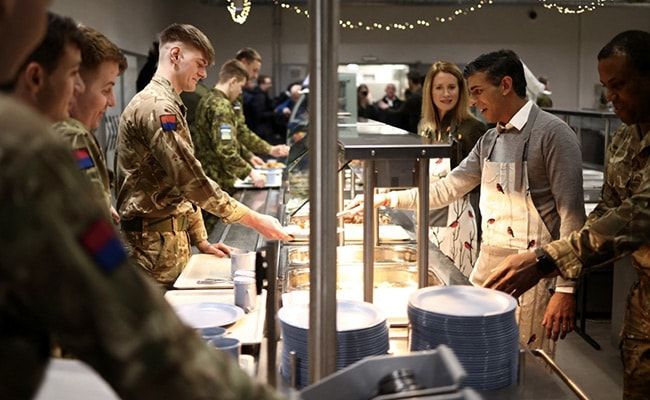 Tahreen Salma on LinkedIn: In Pics: Rishi Sunak Serves British Troops ... Tahreen Salma on LinkedIn: In Pics: Rishi Sunak Serves British Troops ...