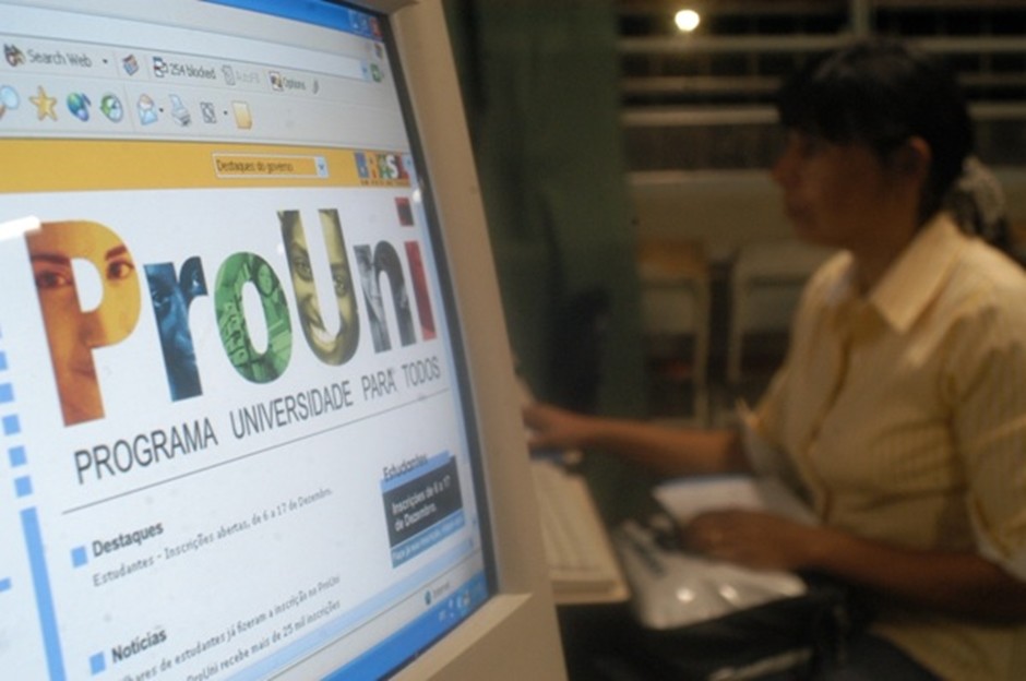 MEC libera PROUNI para professor já formado MEC libera PROUNI para professor já formado
