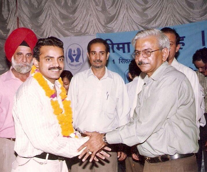 Sumant Singh on LinkedIn: LIC OF INDIA - SDM DO-2 BRANCH MANAGER SUMANT ... Sumant Singh on LinkedIn: LIC OF INDIA - SDM DO-2 BRANCH MANAGER SUMANT ...