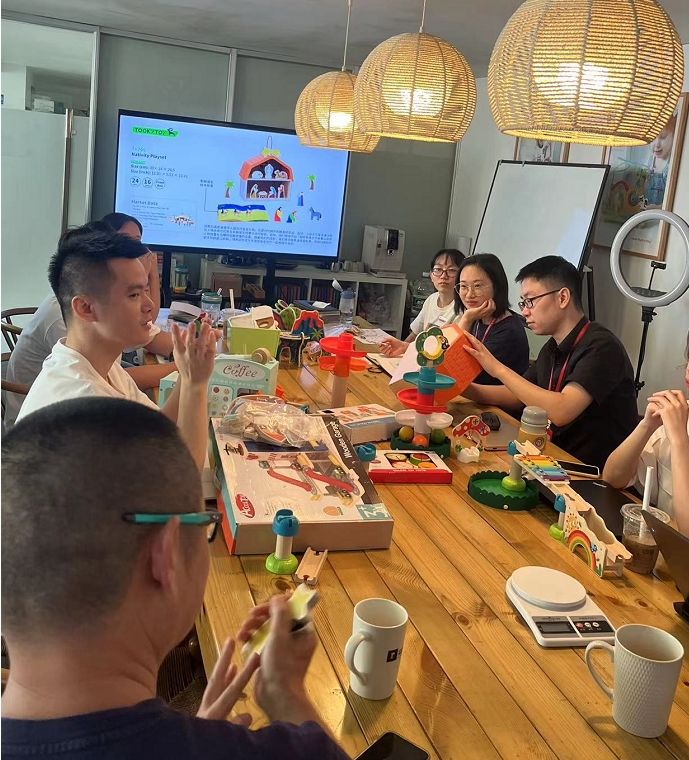 Esther Xiong on LinkedIn: New product release meeting 🤸♂️ Esther Xiong on LinkedIn: New product release meeting 🤸♂️
