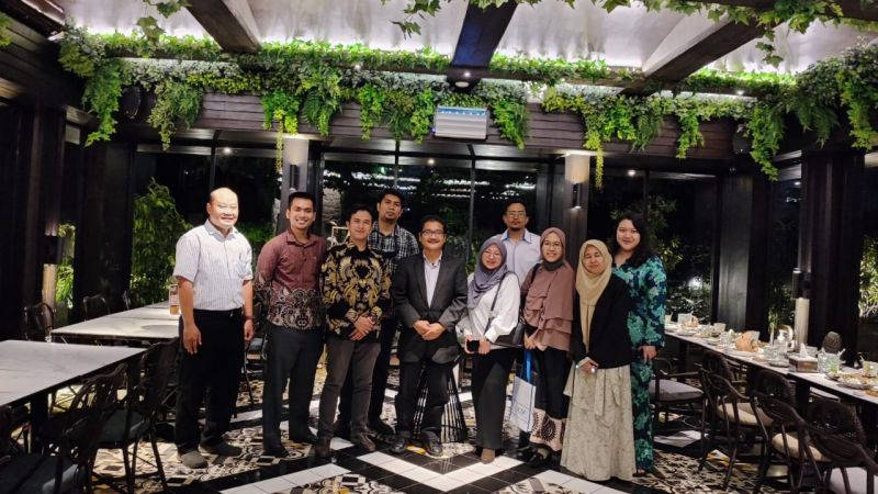 Randi Swandaru on LinkedIn: Initiating collaboration between IHATEC ... Randi Swandaru on LinkedIn: Initiating collaboration between IHATEC ...
