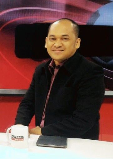 Waktu kecil saya pernah bercita-cita jadi pesepakbola profesional ... Waktu kecil saya pernah bercita-cita jadi pesepakbola profesional ...