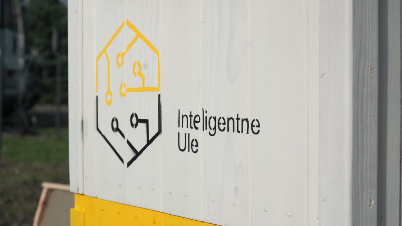 #smarthive #futureofbeekeeping #bees #bee #honey #nature #savethebees ... #smarthive #futureofbeekeeping #bees #bee #honey #nature #savethebees ...