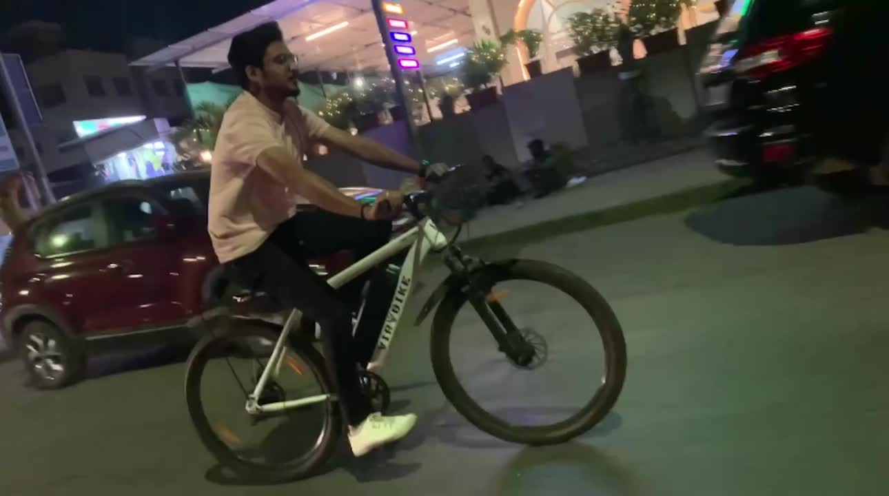 Sahil Uttekar on LinkedIn: #trending #vir #virbike #commute Sahil Uttekar on LinkedIn: #trending #vir #virbike #commute