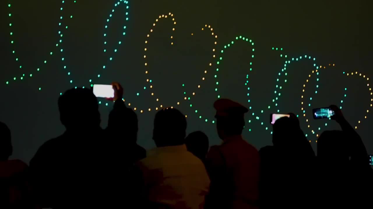 BotLab Dynamics on LinkedIn: #droneshow #dronelightshow #drones # ... BotLab Dynamics on LinkedIn: #droneshow #dronelightshow #drones # ...