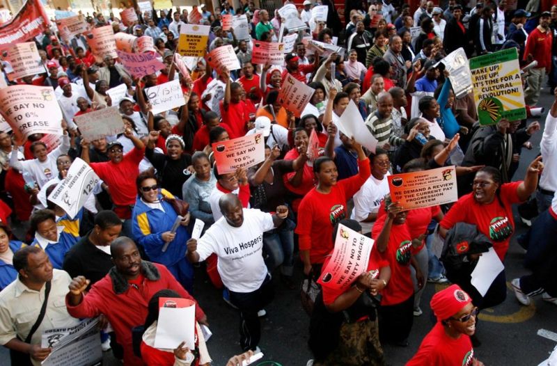 Public servants set to receive 4.7% pay rise in 2024 | Daily Maverick Public servants set to receive 4.7% pay rise in 2024 | Daily Maverick