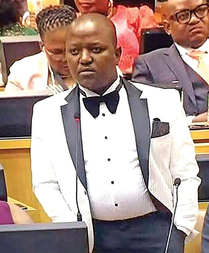Sunday World Newspaper - Fundudzi Media on LinkedIn: Battle lines drawn ... Sunday World Newspaper - Fundudzi Media on LinkedIn: Battle lines drawn ...