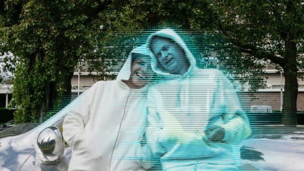 BAE Negocios on LinkedIn: Una mujer se casa con un holograma con IA ... BAE Negocios on LinkedIn: Una mujer se casa con un holograma con IA ...