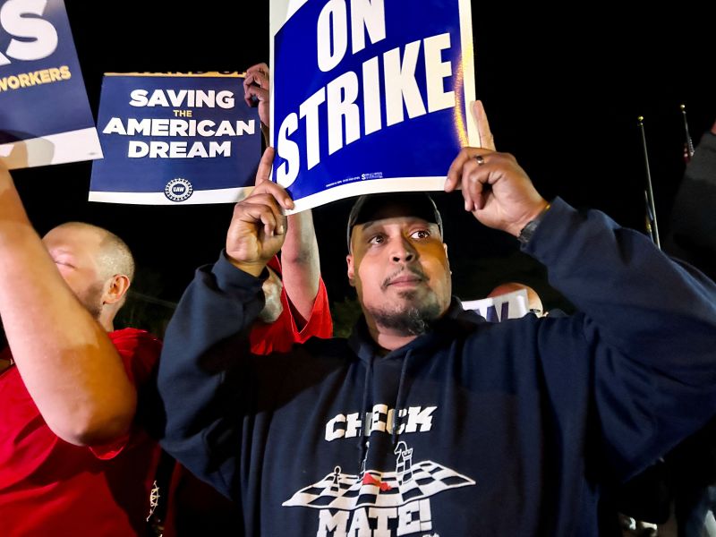 StreetInsider.com on LinkedIn: UAW push to organize Tesla $TSLA and non ... StreetInsider.com on LinkedIn: UAW push to organize Tesla $TSLA and non ...