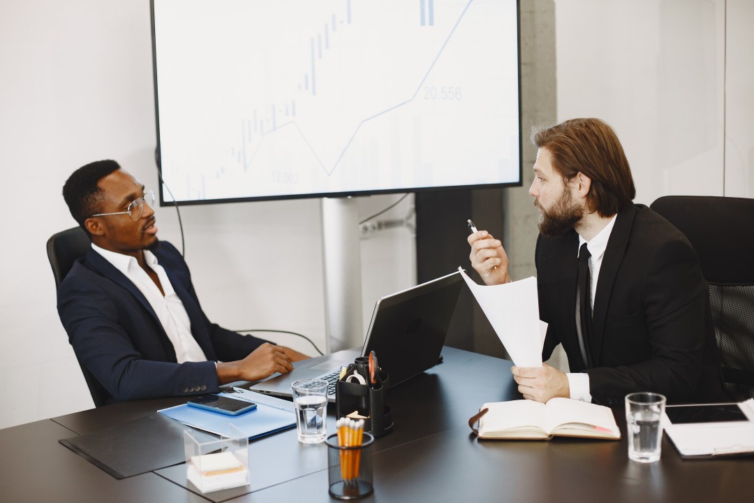 Mastering the Art of Negotiation: Tailored Tactics for Training Managers Mastering the Art of Negotiation: Tailored Tactics for Training Managers