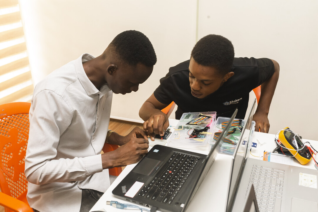 Empowering Young Learners: A Successful Arduino Day at MakersPlace Empowering Young Learners: A Successful Arduino Day at MakersPlace