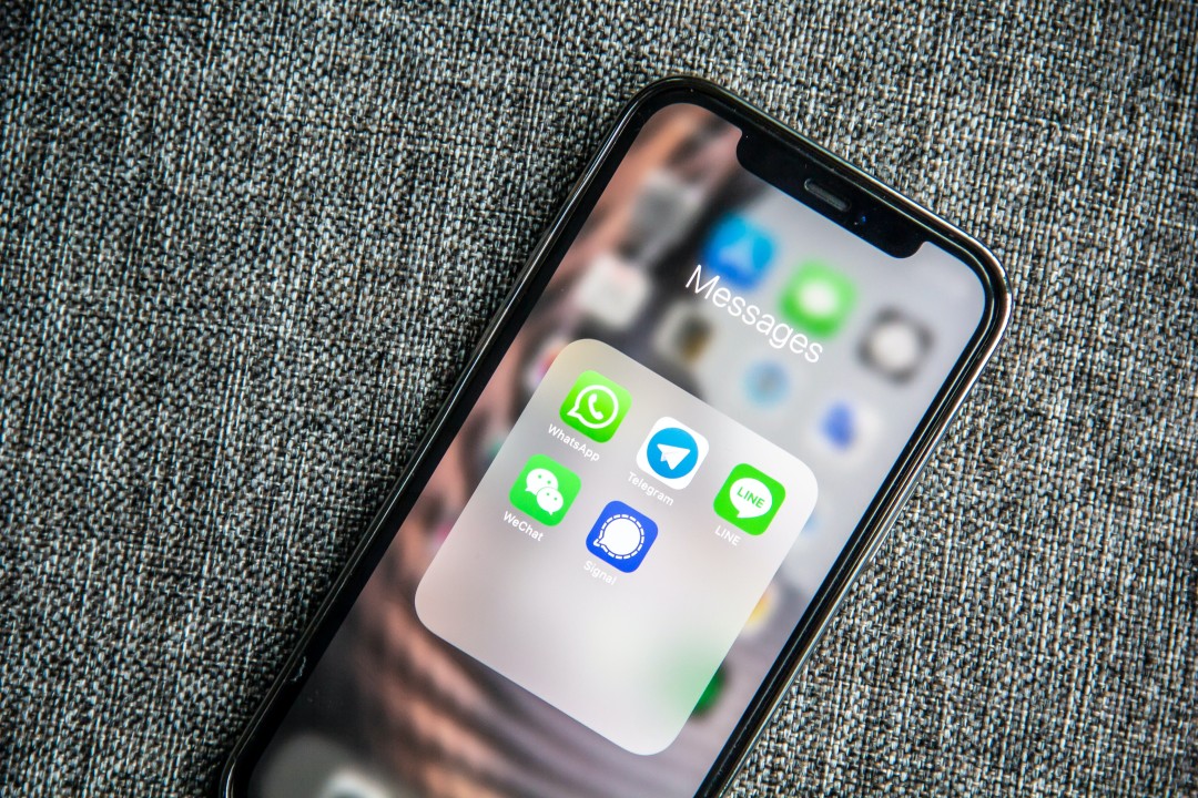 SMS VS Push notifications: Which one is better for your business? SMS VS Push notifications: Which one is better for your business?