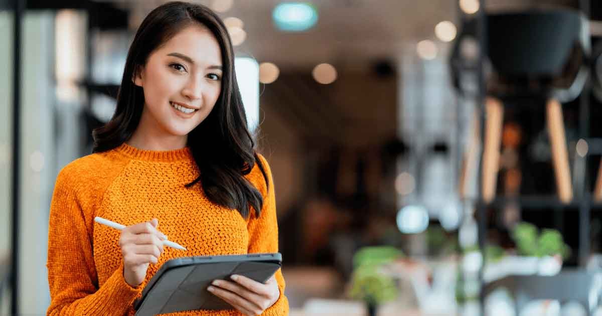How to Calculate Customer Lifetime Value: With 2 Examples How to Calculate Customer Lifetime Value: With 2 Examples