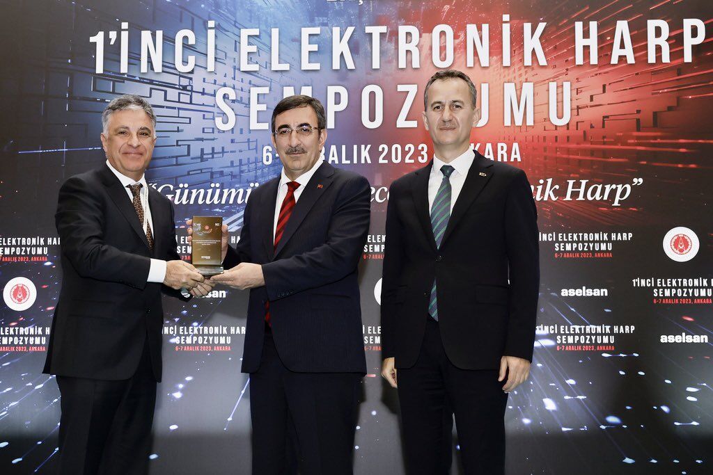 SavunmaSanayiST LinkedIn‘de: Meteksan Savunma, 1'inci Elektronik Harp ... SavunmaSanayiST LinkedIn‘de: Meteksan Savunma, 1'inci Elektronik Harp ...