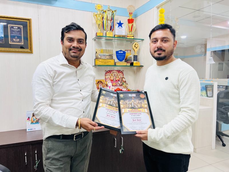 Honored by Chetan Wasankar Sir (Sr. Branch Manager), Hemant Pachabudhe ... Honored by Chetan Wasankar Sir (Sr. Branch Manager), Hemant Pachabudhe ...