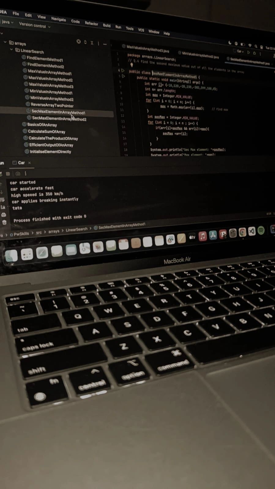Akanksha Singh on LinkedIn: #java #programming #codingjourney #arrays # ... Akanksha Singh on LinkedIn: #java #programming #codingjourney #arrays # ...