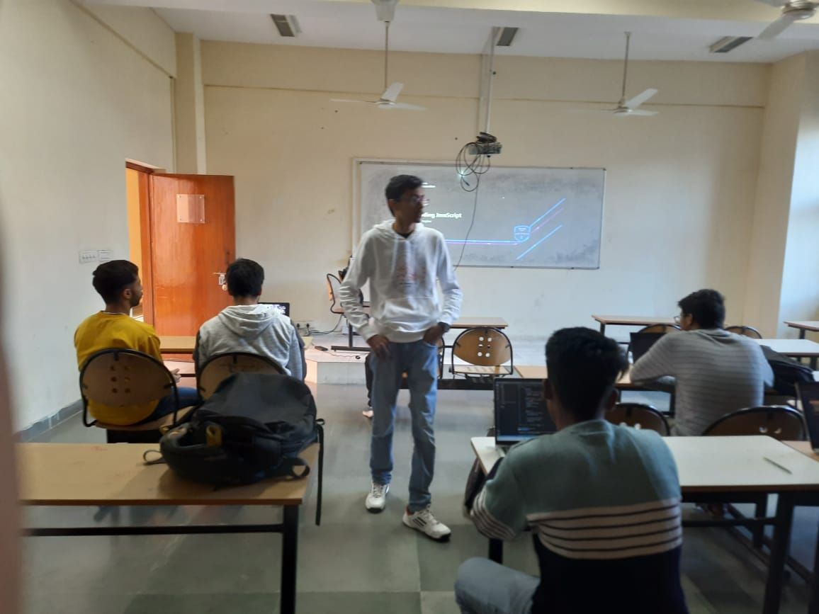 Aarya Chopkar on LinkedIn: #microsoftlearn #session #javascript # ... Aarya Chopkar on LinkedIn: #microsoftlearn #session #javascript # ...