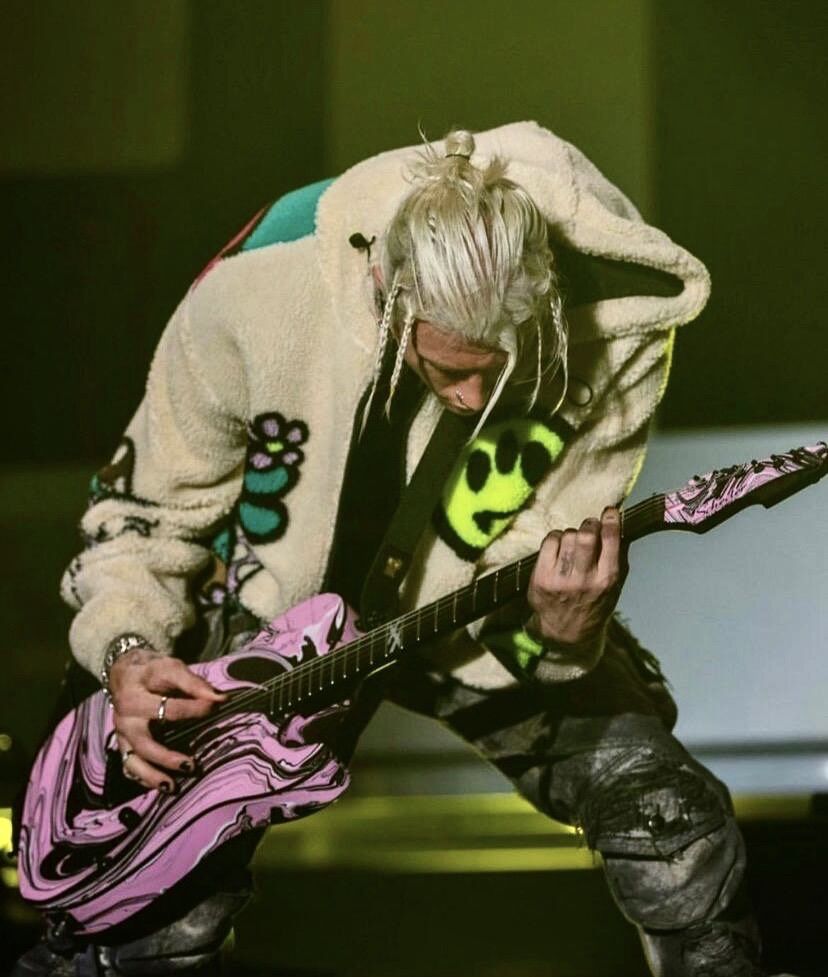 Paolo Sarimari on LinkedIn: #machinegunkelly #barrow #strategy Paolo Sarimari on LinkedIn: #machinegunkelly #barrow #strategy