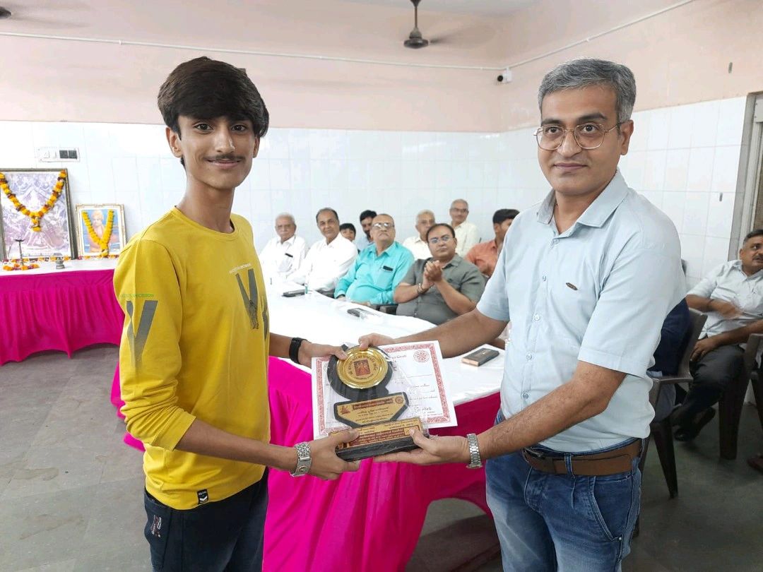 AWARD CEREMONY I AM WIN WITH 7.68 CGPA | Dhruvin Kapadiya AWARD CEREMONY I AM WIN WITH 7.68 CGPA | Dhruvin Kapadiya