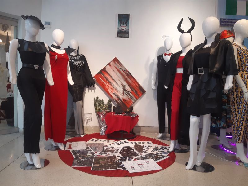 Hafsa Sarfaraz on LinkedIn: I have exhibit my work which based on ... Hafsa Sarfaraz on LinkedIn: I have exhibit my work which based on ...