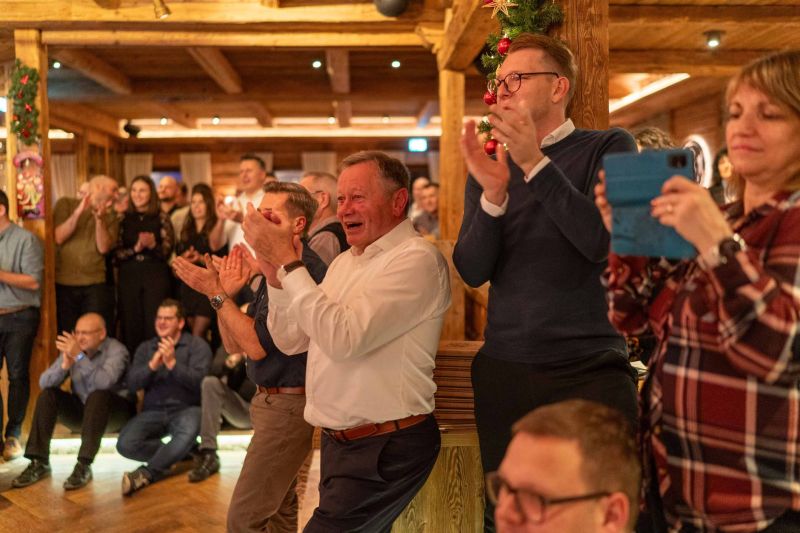 Teil 2/4 der Fotostrecke zu unserer Weihnachtsfeier 2023 – ein schöner ... Teil 2/4 der Fotostrecke zu unserer Weihnachtsfeier 2023 – ein schöner ...