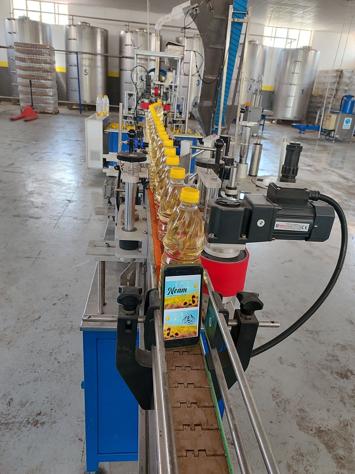 Mouadh Sediri on LinkedIn: our sunflower oil with our brand . direct ... Mouadh Sediri on LinkedIn: our sunflower oil with our brand . direct ...