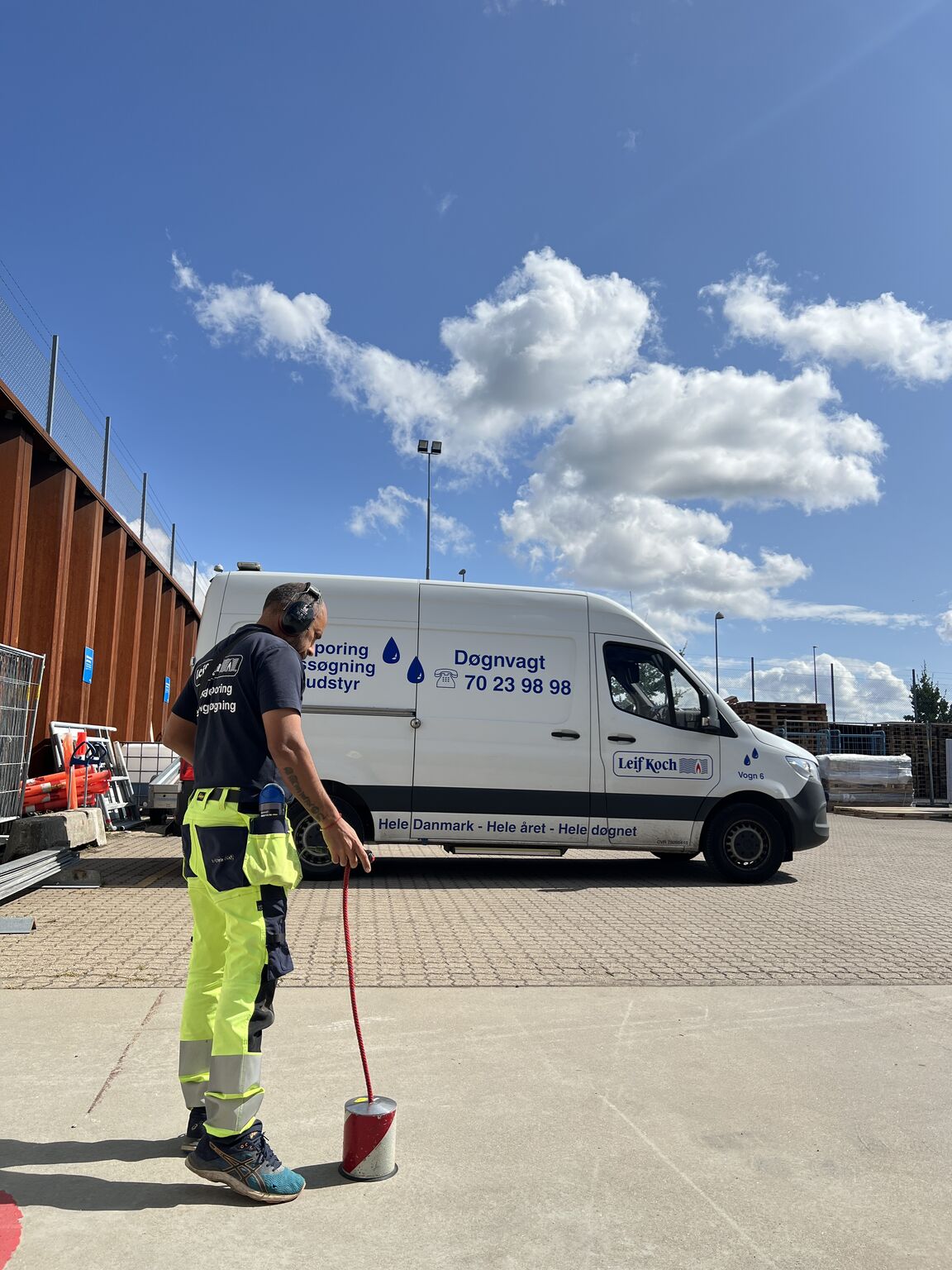 Leif Koch A/S på LinkedIn: 👣 Lækagesporing hos IKEA Taastrup 👣 I dag er ... Leif Koch A/S på LinkedIn: 👣 Lækagesporing hos IKEA Taastrup 👣 I dag er ...