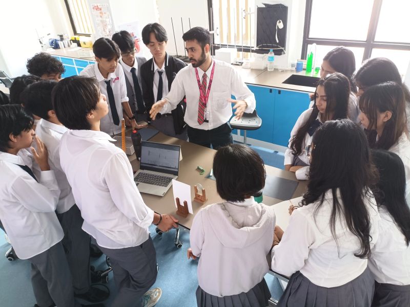 Omkar Chaudhari on LinkedIn: #igcse #teachingscience #opticsexperiment ... Omkar Chaudhari on LinkedIn: #igcse #teachingscience #opticsexperiment ...