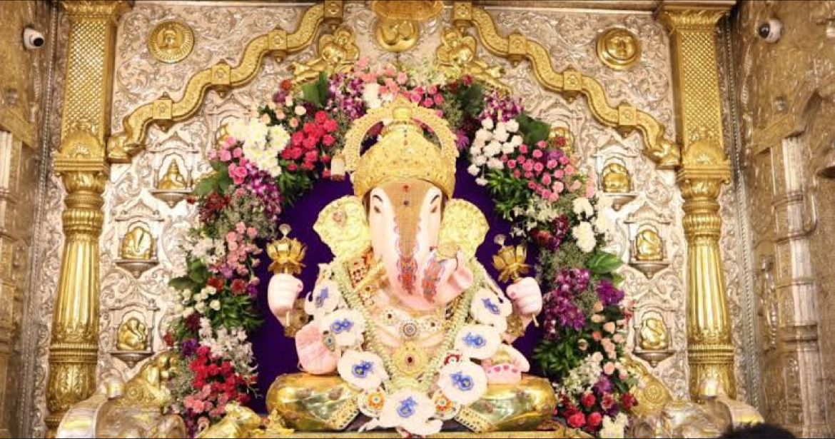 वक्रतुण्ड महाकाय सूर्यकोटि समप्रभ । निर्विघ्नं कुरु मे देव सर्वकार्येषु ... वक्रतुण्ड महाकाय सूर्यकोटि समप्रभ । निर्विघ्नं कुरु मे देव सर्वकार्येषु ...